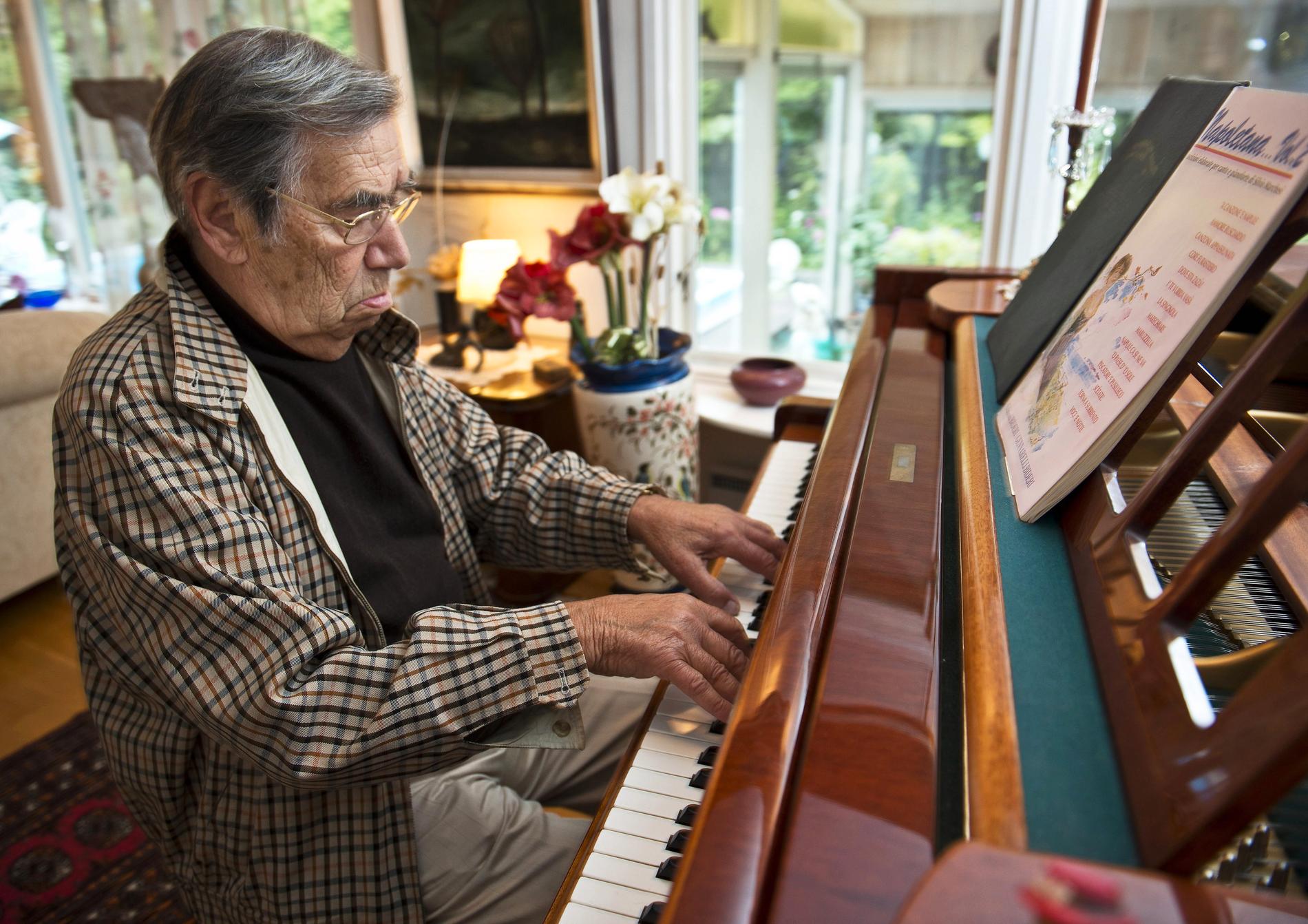 Förintelseöverlevaren Emerich Roth, 97, är död – en Svensk Hjälte Förintelseöverlevaren Emerich Roth, 97, är död – en Svensk Hjälte