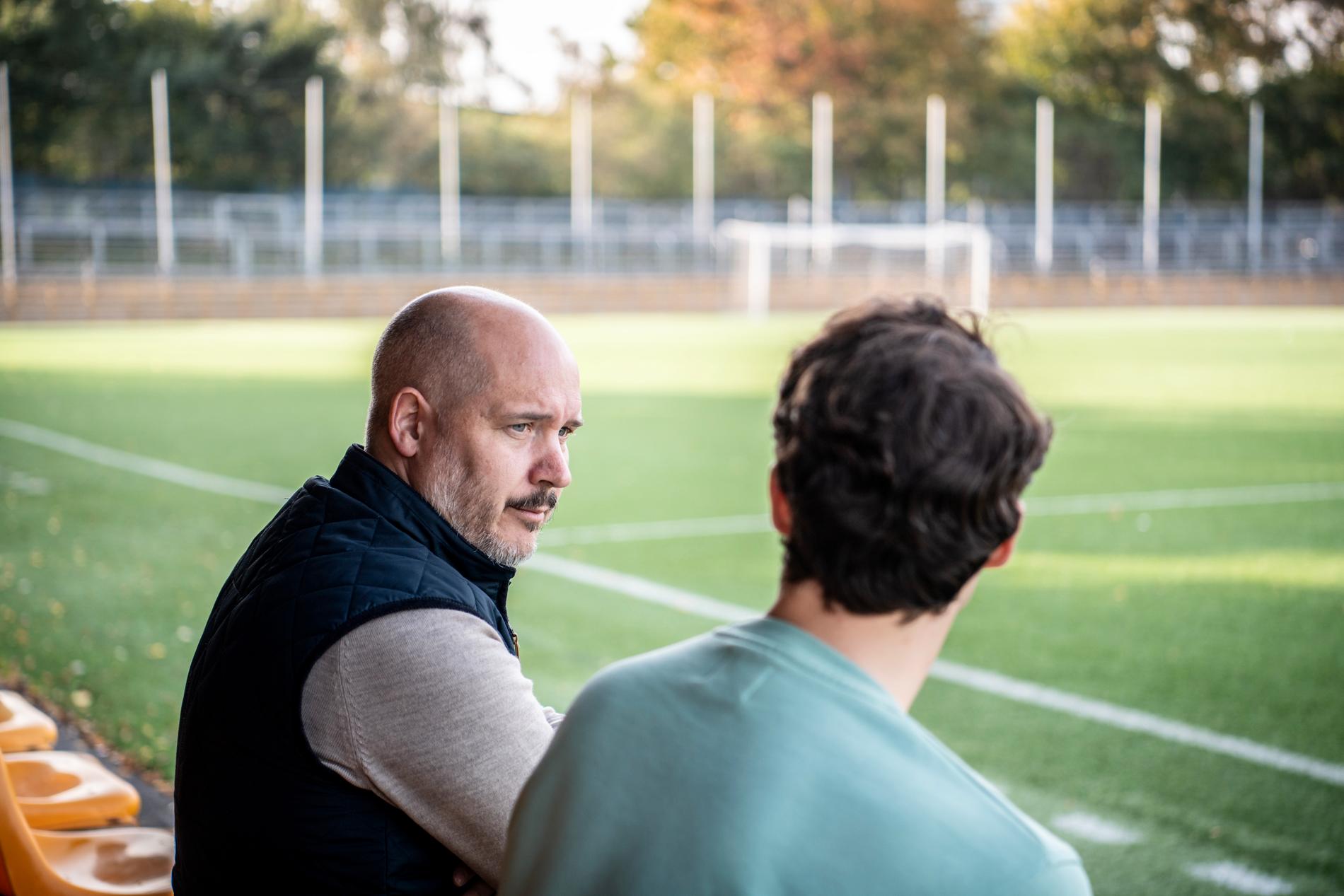 AIK stängslar in sig efter larm om kriminella på träningar AIK stängslar in sig efter larm om kriminella på träningar